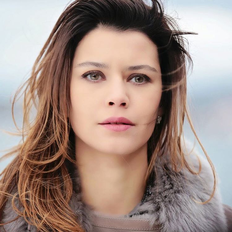 7 cosas que debes saber sobre Beren Saat, la gran diva que regresa al 13