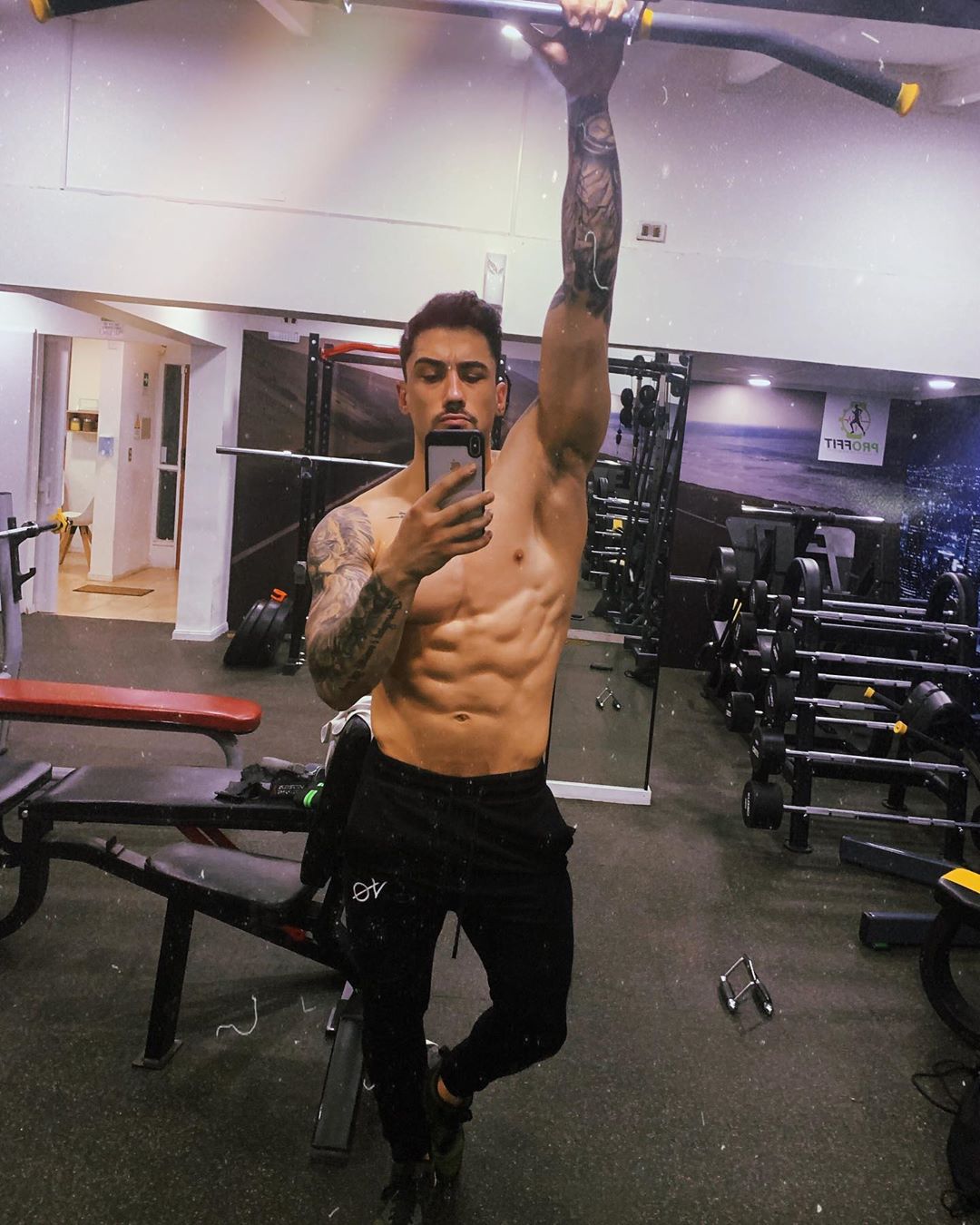 Felipe Román, el bailarín que desata pasiones en redes sociales