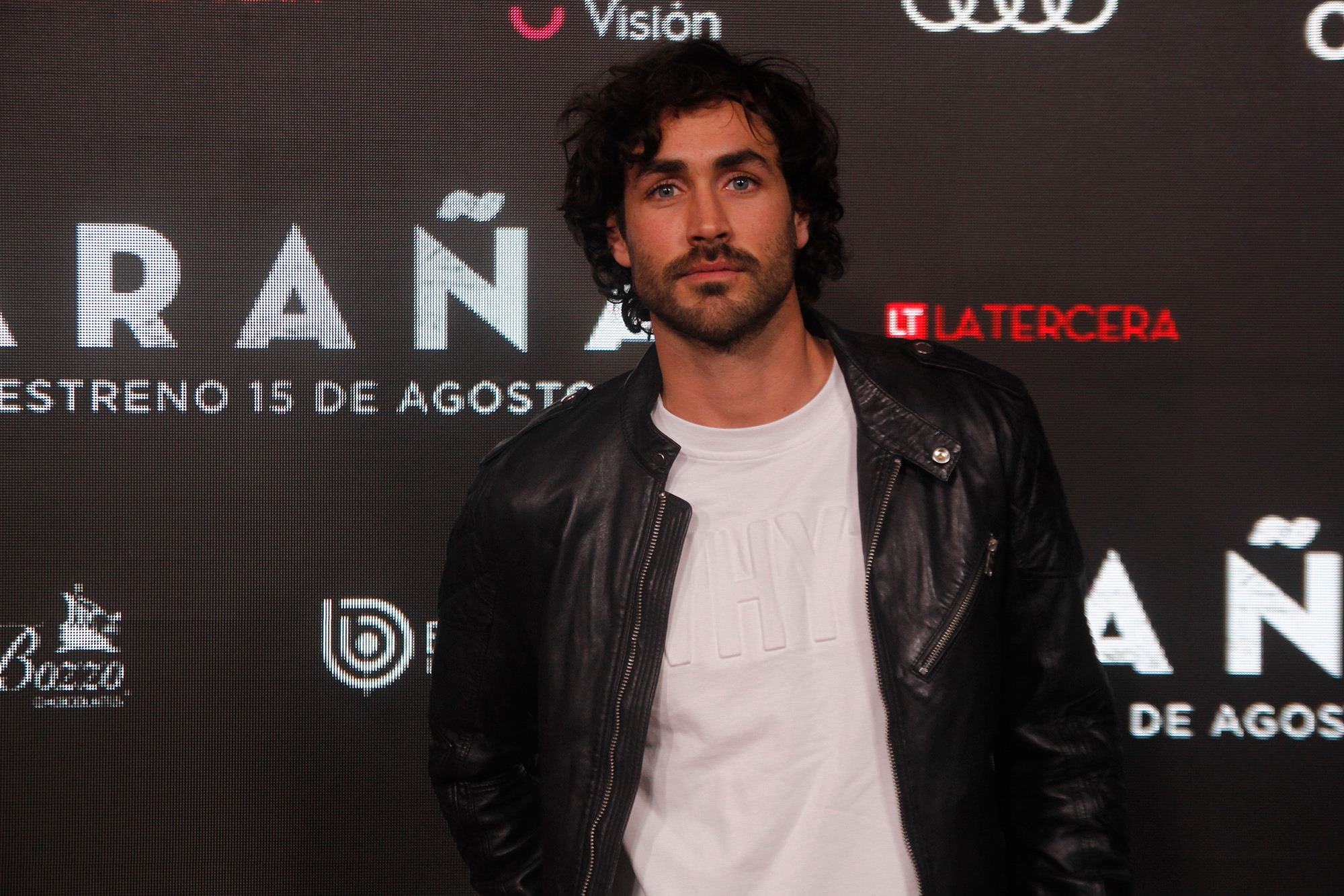 Actores de “Amor a la Catalán” deslumbran en avant premiere de “Araña”