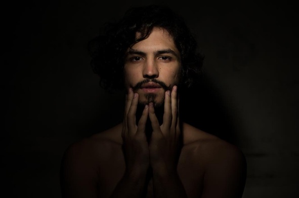 Las mejores fotos de Gabriel Leone, el galán joven de Ángel