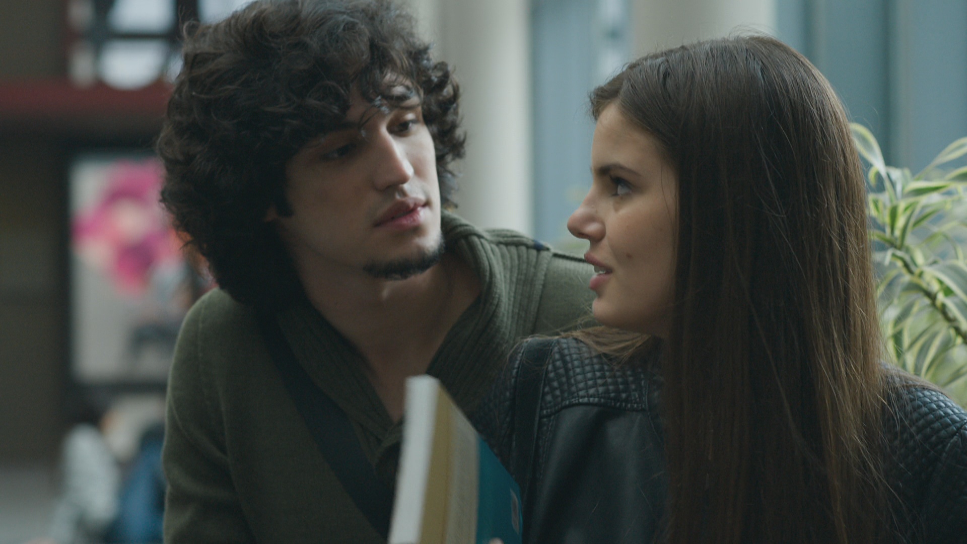 Las mejores fotos de Gabriel Leone, el galán joven de Ángel