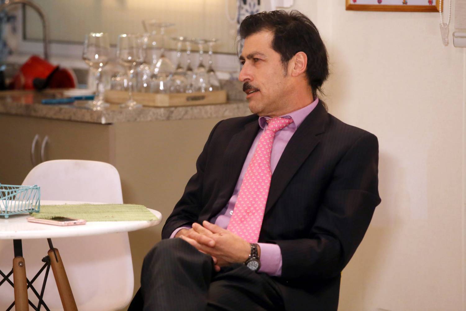 Luis Uribe vuelve a hacer una teleserie en Canal 13 a 22 años de “Fuera ...