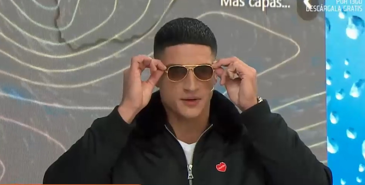 Sammis Reyes sorprende con look a lo Top Gun
