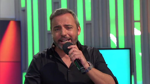 Marcos Llunas nos cantó sus éxitos en Bienvenidos