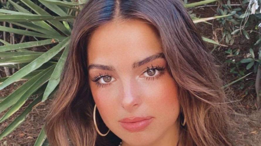 Addison Rae debuta en los premios Billboard con transparencia