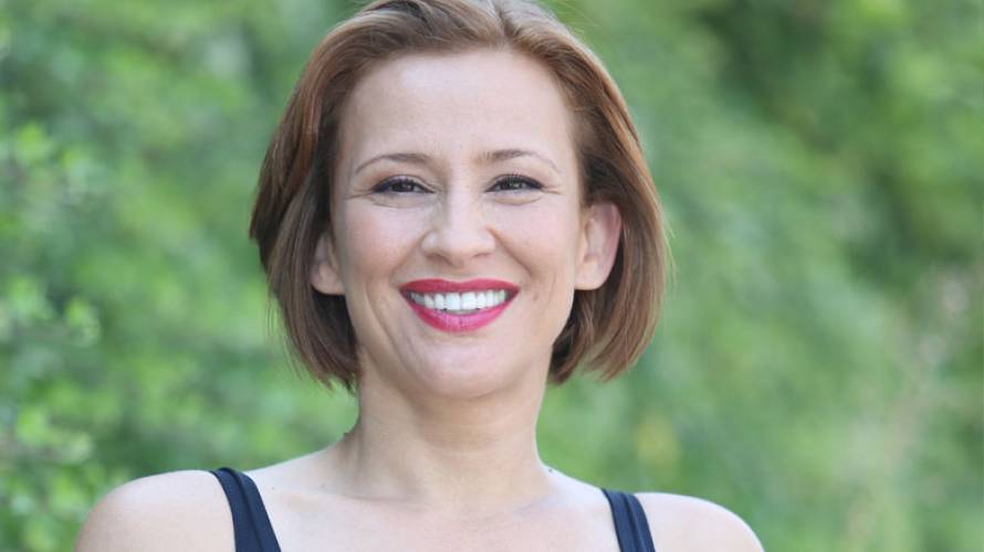 Sigrid Alegría Comparte Sugerente Foto Semidesnuda