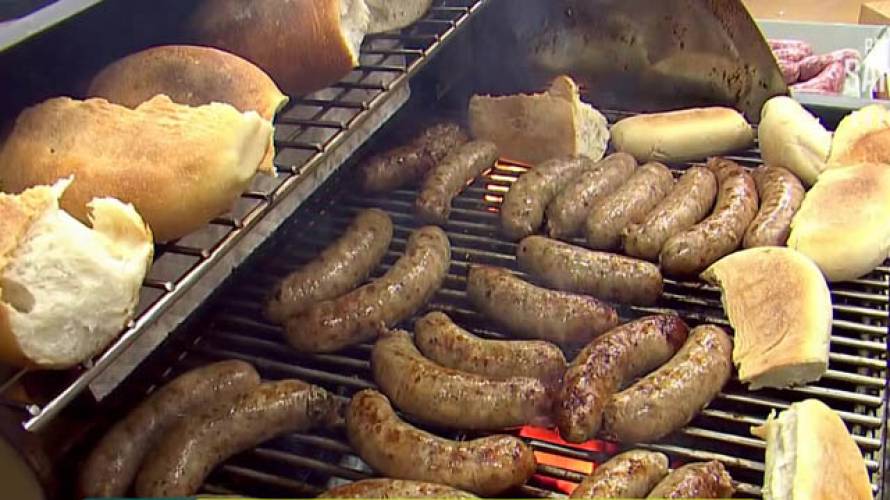 Camila nos enseñó a preparar unos ricos choripanes caseros