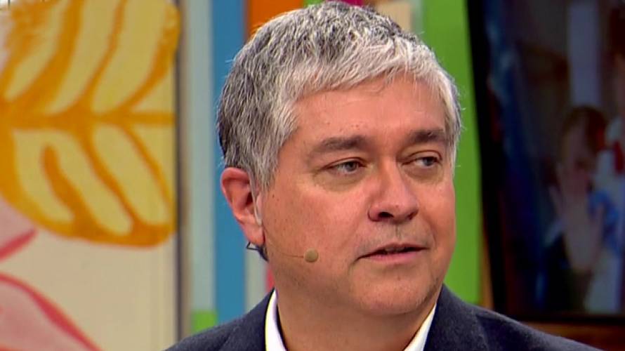 Iván Valenzuela y su nuevo programa “Chile Frente al Espejo”