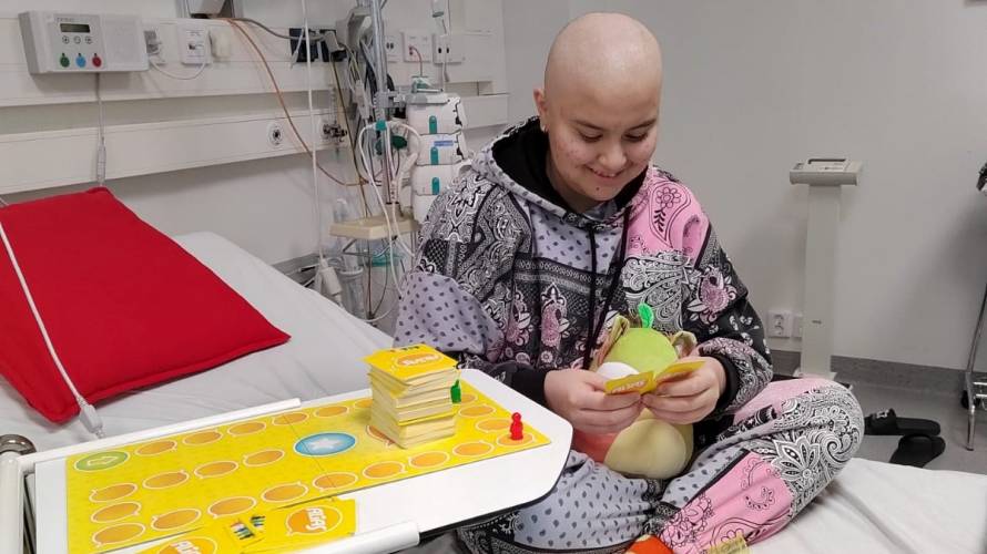 Niña chilena en Finlandia busca donante de médula ósea en nuestro país