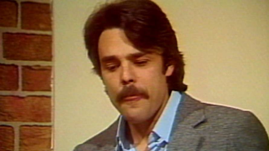 Este ”bigotudo” Fernando Kliche nos sorprendió con su look