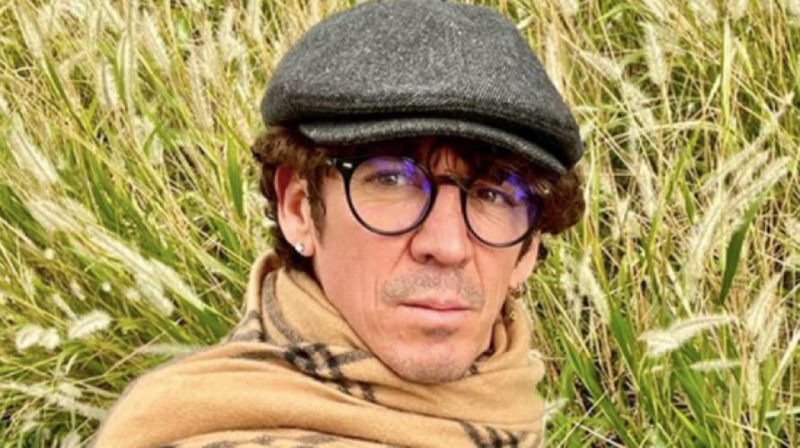 Felipe Ríos se convierte en El Sultán y luce sixpack