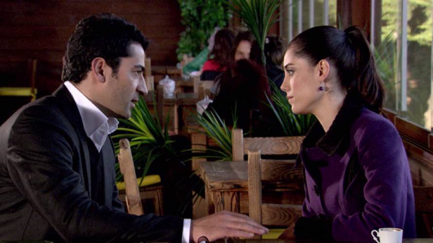 Ezel intenta convencer a Eysan