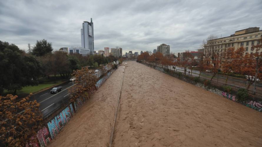 Así está el Río Mapocho tras aumento considerable de caudal: ¿Desborde ...
