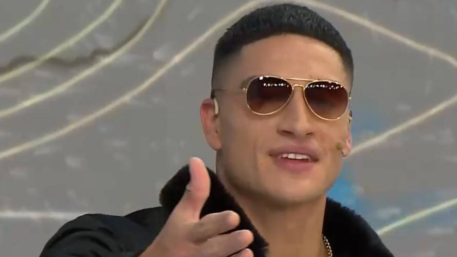 Sammis Reyes sorprende con look a lo Top Gun