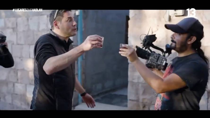 Pancho y el ”catador” prueban el vino producido en el desierto más ...
